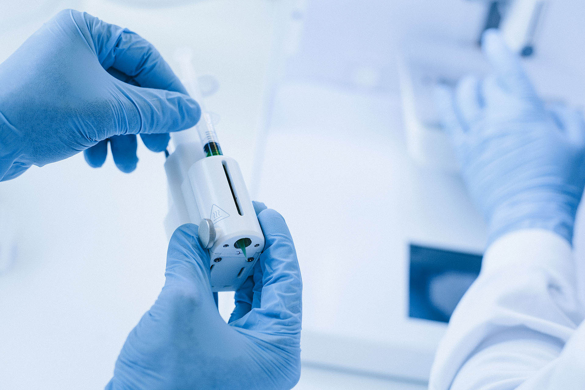 Bioprinted Airway Epithelial Models for COVID-19 Research - CELLINK